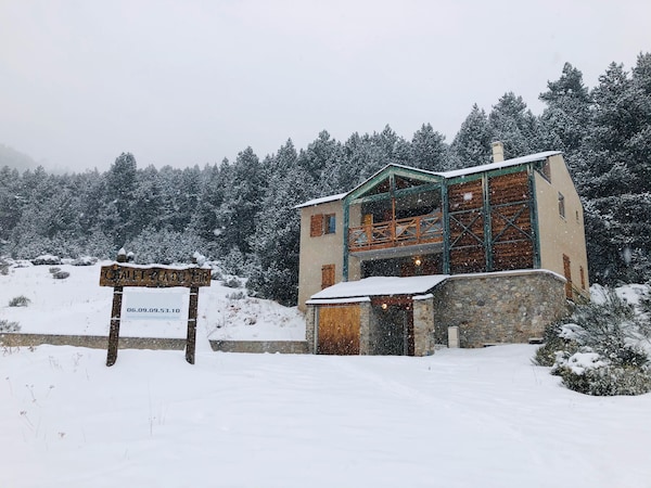 Appartement 'Roussillon' Avec Vue Sur Les Montagnes, Terrasse Privée Et Wi-fi - Lac de Matemale