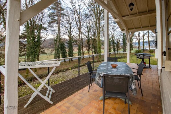 Gîte Millepertuis  éVasion En Périgord Noir Avec Piscine Partagée, Terrasse Et Cadre Naturel - Montignac