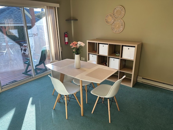 Quiet Ground Level Suite - Saanich