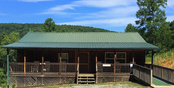 Spacious And Accessible 2 Br Cabin In Duffield, Va Near Devil's Bathtub - Natural Tunnel State Park, Duffield
