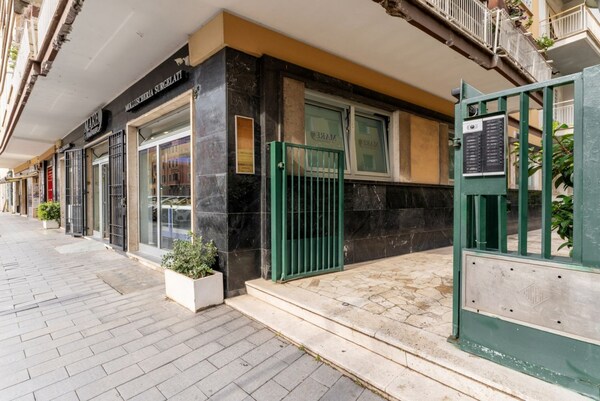 Emerald Garden Suite, Flat In San Giovanni Area - Monti