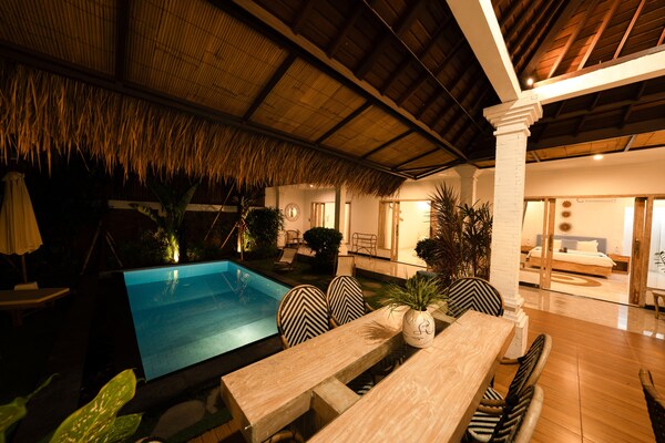 Stylish Tropical Villa Barroso  Canggu Shortcut - Canggu