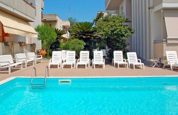Residence En Alba Adriatica Con 2 Habitaciones, Capacidad 6 - Alba Adriatica