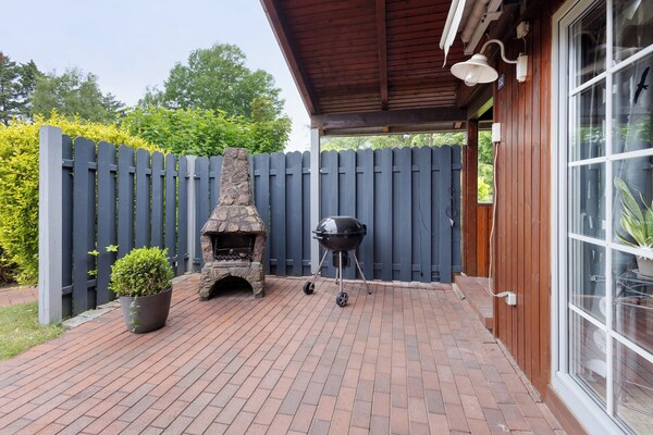 Holiday Home 'Rita In Falkenburg' With Terrace, Private Garden And Wi-fi - Hohenwestedt