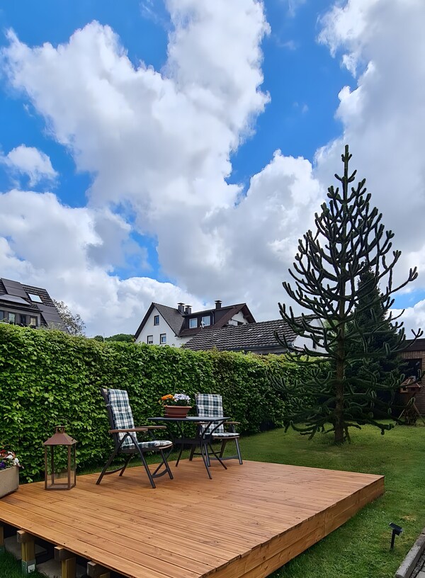 Ferienwohnung 'Zum Plauderbaum' Mit Privater Terrasse, Privatem Garten Und Wi-fi - Hemer