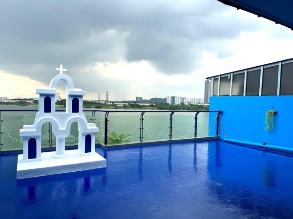 Santorini In Msia 3000sqft Townvilla, Rooftop Bbq, Sunset Lakeview, 5br, 13pax - Cyberjaya