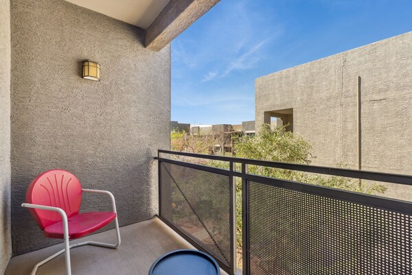 Cozysuites Glendale  - Westgate With Pool! 06 - Splash Pad, Glendale