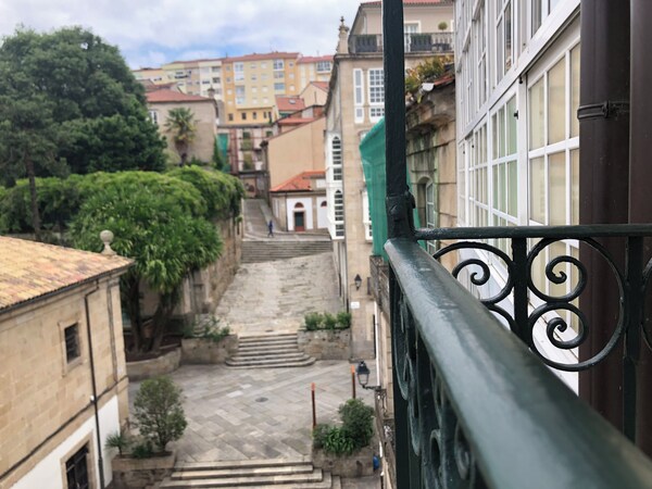 Un Rincón Con Vistas En El Centro Histórico De Ourense - Orense