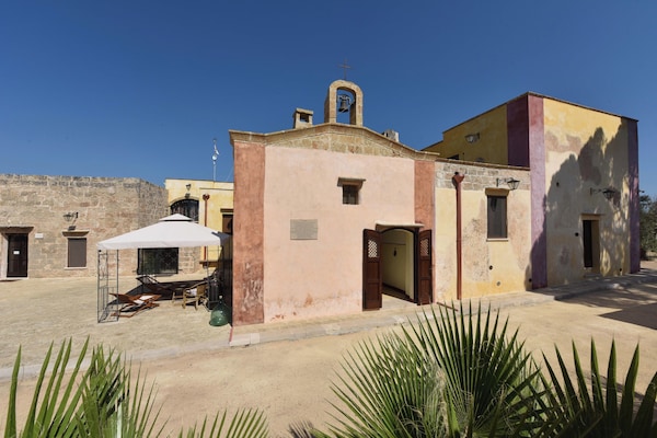 Ancient Tower In 500's Masseria - Parabita