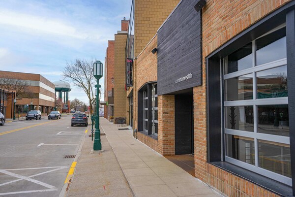 Premier Birmingham Retreat - Birmingham, MI