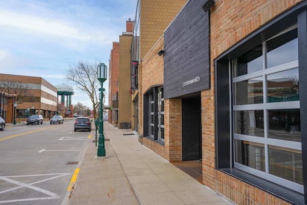 Premier Birmingham Retreat - Birmingham, MI