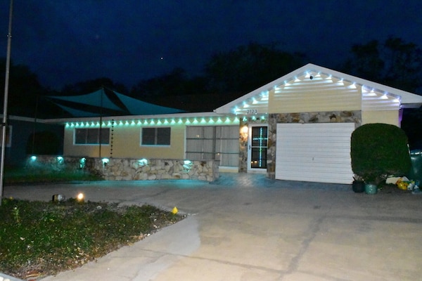 4-bedroom 2.5 Bath House With Views Of The Indian River And Rocket Launches - Cocoa, FL