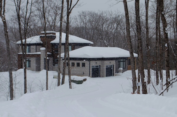 Twilight Pines - Four Bedroom Cottage, Sleeps 8 - Algonquin Provincial Park