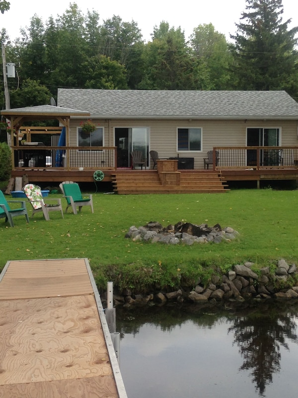 Pet Friendly Cottage On World Heritage Rideau River - Kemptville