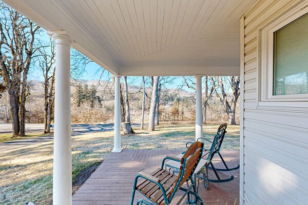 Beautiful  Historic Family Home On A Cherry Orchard, With Patio, Grill, And Wifi - Mount Hood, OR