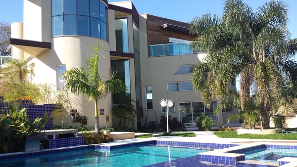 Exclusive House In A Condominium - Cotia