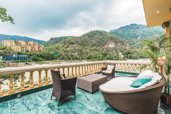 Ultimate Luxury With Infinity Pool & Private Ghat - Rishikesh
