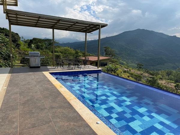 Villa Layla: Lugar De Fantasía Para Descanso En Familia Parte De Villas Encanto - Villeta