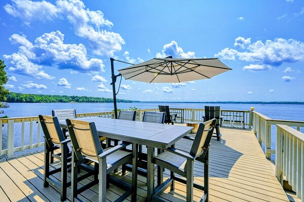 New Lakefront Lake Anna Views, Dock, Beach, Firepit - Bumpass, VA