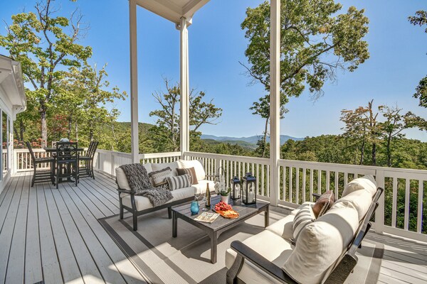 Luxe Black Mountain Manor On 15 Acres! - Black Mountain, NC