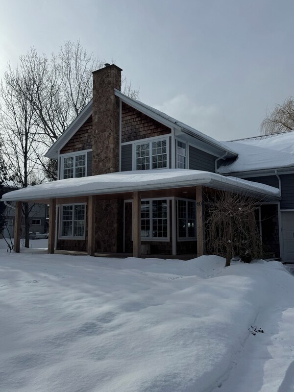 The Hampton House. Newly Renovated Cozy Home By The Lake. - Sauble Beach