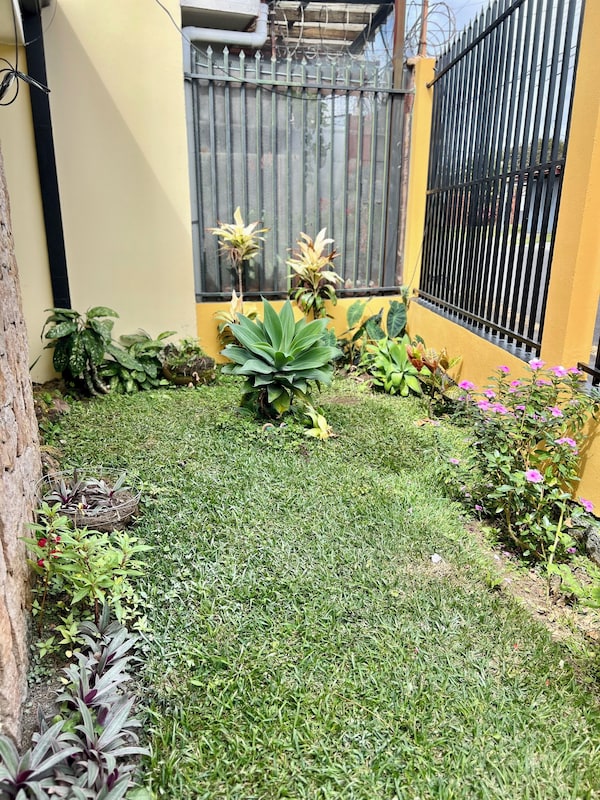 Charming 2-bedroom House In Delightful Santo Domingo With Wifi - San José