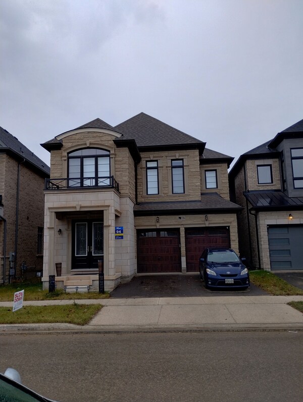 Family-friendly Self-contained Basement + Office - Burlington