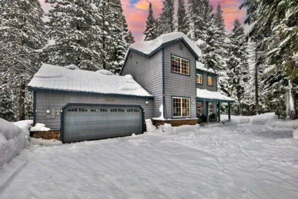 Charming 3-bedroom House In Truckee Near Downhill Ski Resort And Donner Lake. - Truckee, CA