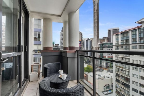 Heart Of The City Apartment - 
