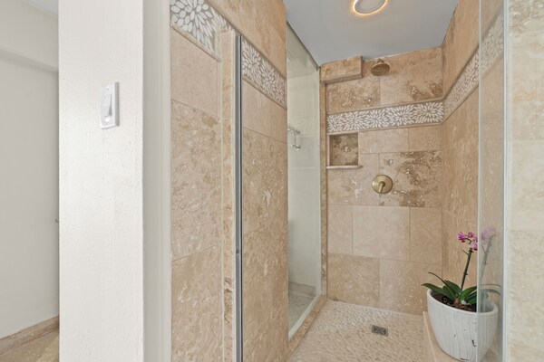 Magical Ocean View Oasis 3 Bedroom 3 Bathroom - Kailua, HI