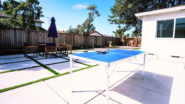 Modern Spacious 5br Retreat - Games & Large Yard - Cunningham Lake, CA