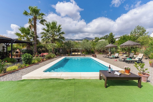 Country House 'Villa Pinale áLora' With Mountain View, Wi-fi And Air Conditioning - スペイン アロラ