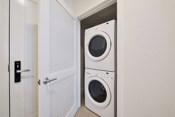 Modern One Bedroom Apartment In Silicon Valley - Santa Clara, CA