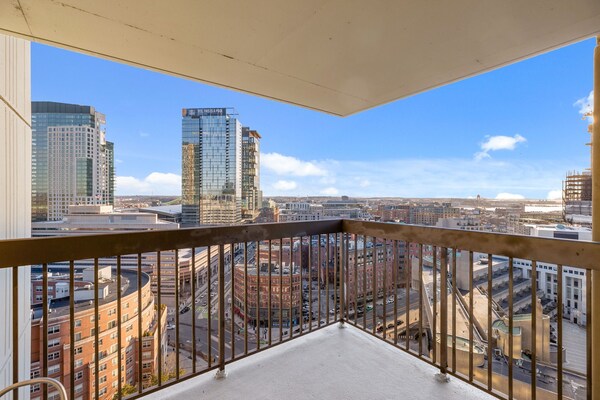 Modern Two Bed In Boston's West End Neighborhood - Boston, MA