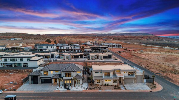 Pecan Valley 5205/5193|2 Private Pools&spas, Private Pickleball Court, Game Room - Hurricane, UT