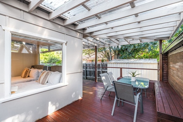Stayau 4brm Charming Modern Home In Mt Colah - Dural