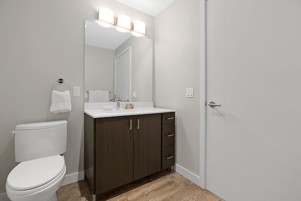 One Bed In Boston High-rise Building - Boston, MA