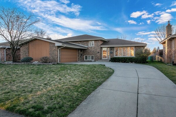 3-bedroom House In Awesome Addison With Wifi, Ac. Enjoy Your Stay - Elmhurst, IL