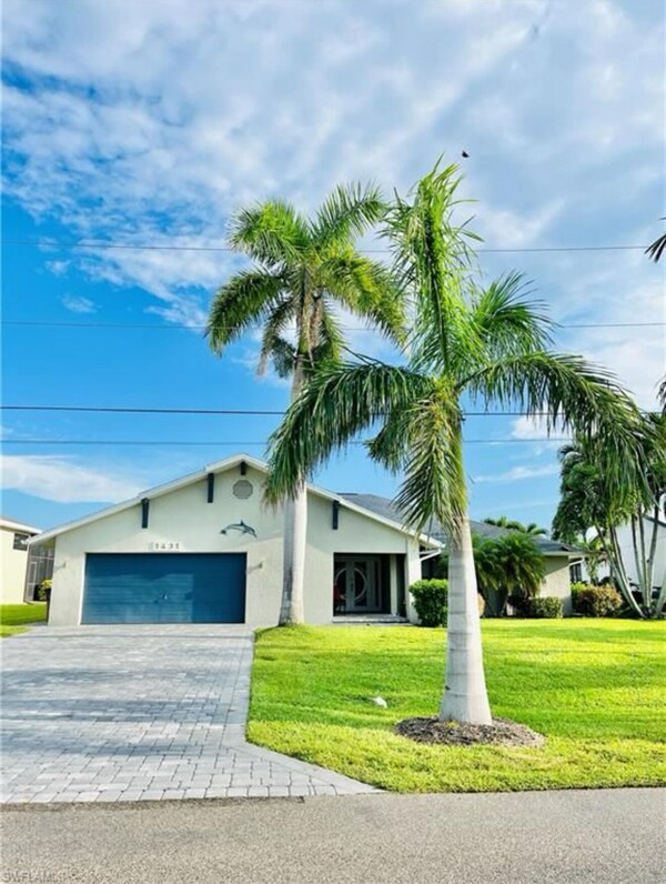 Beautiful Home Walking Distance To Grocery Store, Marina And Restaurants - Sanibel, FL