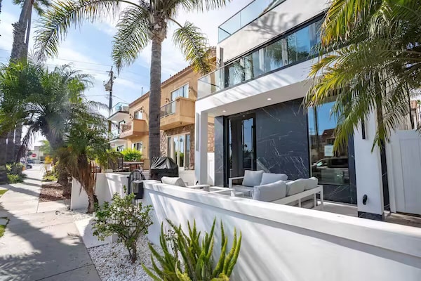 Opulent Huntington Pier Best Of Class Home To Sand - Huntington State Beach, Huntington Beach