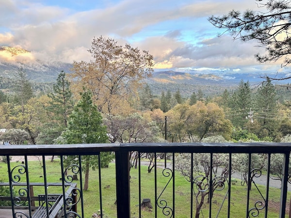 Charming Rustic Mountain Cabin, Near Yosemite,amazing Views, And A Fireplace - Bass Lake, CA