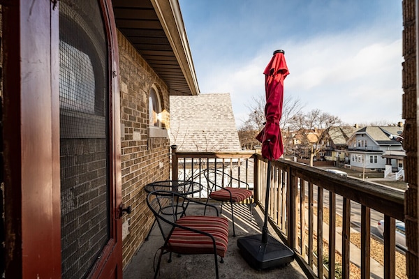 Charming 6br Home In Milwaukees Historic District - Milwaukee, WI