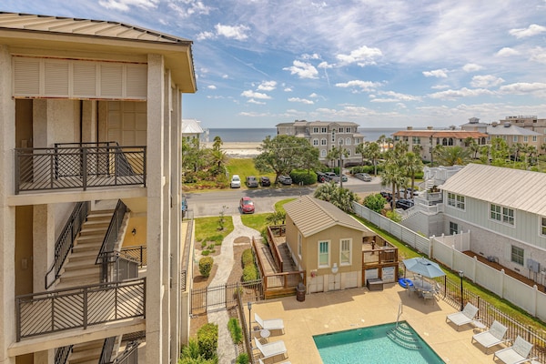 Top Floor One Bedroom With Awesome Views! - Jekyll Island, GA