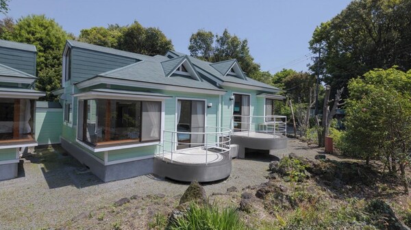 Standard Westernstyle Cottage | Room Only Plan  / Ito Shizuoka - Japon