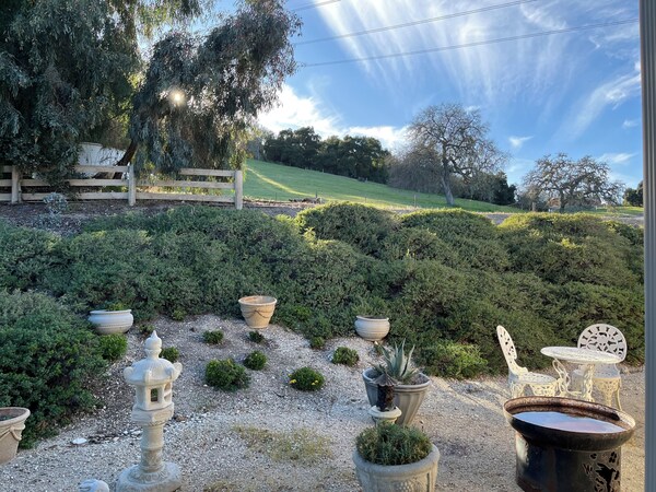 Cozy 1-bedroom Apartment In Charming Templeton With Wifi, Ac - Atascadero, CA