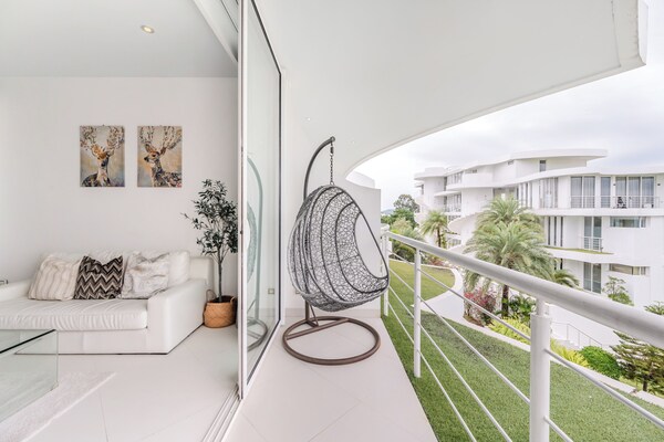 Private Sunset Beach - Ocean View Room - Pattaya