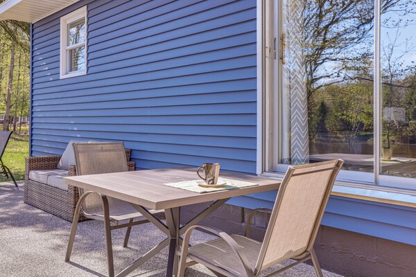 Fish & Hike: Riverfront Cabin In Paris - Big Rapids, MI