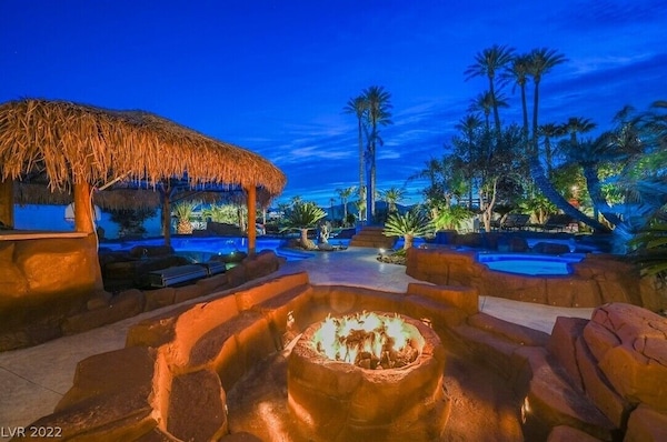 Luxury Private Resort-style Home With Pickleball & Basketball Court & Lazy River - Lake Las Vegas, NV