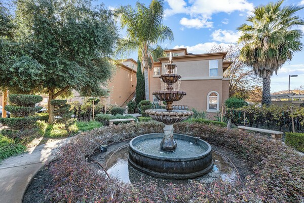 Furnished 2bd 2ba Condo W/ Loft & Garage In Gated Community  Poolside Retreat - Sacramento, CA