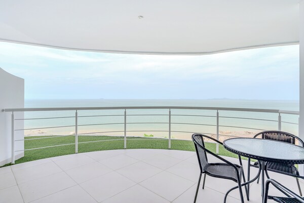 Private Beach - Sunset Sea View 2 Bedroom - Pattaya City